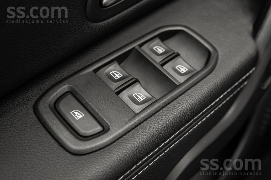 Brown Dacia Duster 2018 in Riga, with an engine capacity of 1.60 L and mileage of 76 thousand km for 10990 €, photo 29 on AUTOMOTO.COM.LV
