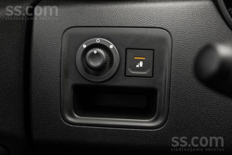Brown Dacia Duster 2018 in Riga, with an engine capacity of 1.60 L and mileage of 76 thousand km for 10990 €, photo 30 on AUTOMOTO.COM.LV