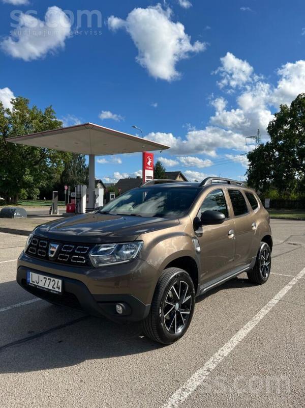 Brown Dacia Duster 2018 in Riga, with an engine capacity of 1.60 L and mileage of 136 thousand km for 9000 €, photo 1 on AUTOMOTO.COM.LV