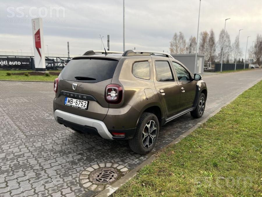 Brown Dacia Duster 2019 in Daugavpils, with an engine capacity of 1.60 L and mileage of 115 thousand km for 11500 €, photo 8 on AUTOMOTO.COM.LV