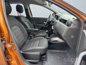 Brown Dacia Duster 2019 in Riga, with an engine capacity of 1.30 L and mileage of 40 thousand km for 11740 €, photo 16 on AUTOMOTO.COM.LV