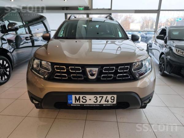 Brown Dacia Duster 2020 in Riga, with an engine capacity of 1.50 L and mileage of 40 thousand km for 17900 €, photo 3 on AUTOMOTO.COM.LV