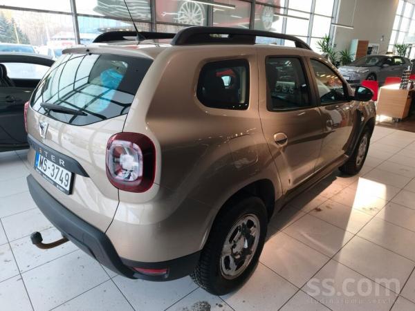 Brown Dacia Duster 2020 in Riga, with an engine capacity of 1.50 L and mileage of 40 thousand km for 17900 €, photo 4 on AUTOMOTO.COM.LV