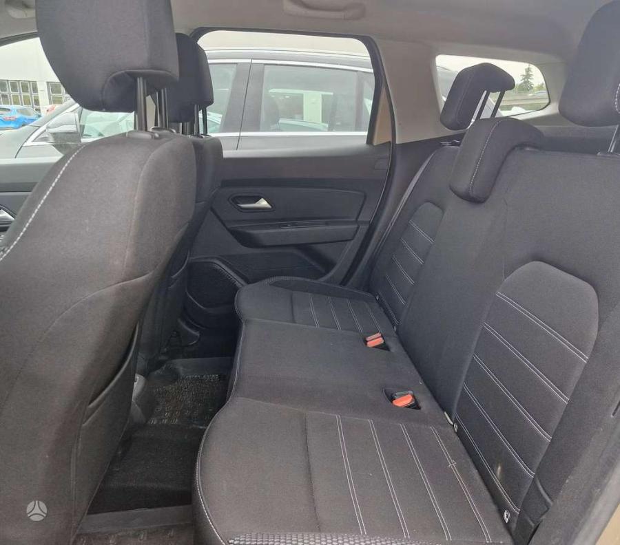 Brown Dacia Duster 2020 in Siauliai, with an engine capacity of 1.33 L and mileage of 96 thousand km for 12050 €, photo 7 on AUTOMOTO.COM.LV