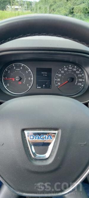 Brown Dacia Duster 2020 in Riga, with an engine capacity of 1.00 L and mileage of 75 thousand km for 10300 €, photo 8 on AUTOMOTO.COM.LV