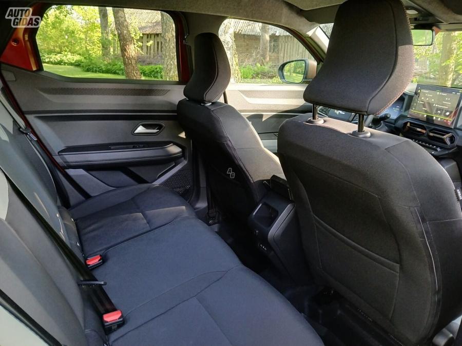 Brūns Dacia Duster 2024 Telšiai, ar dzinēja tilpumu 1.20 L un nobraukumu 1 tūkst. km par 19000 €, foto 14 vietnē AUTOMOTO.COM.LV