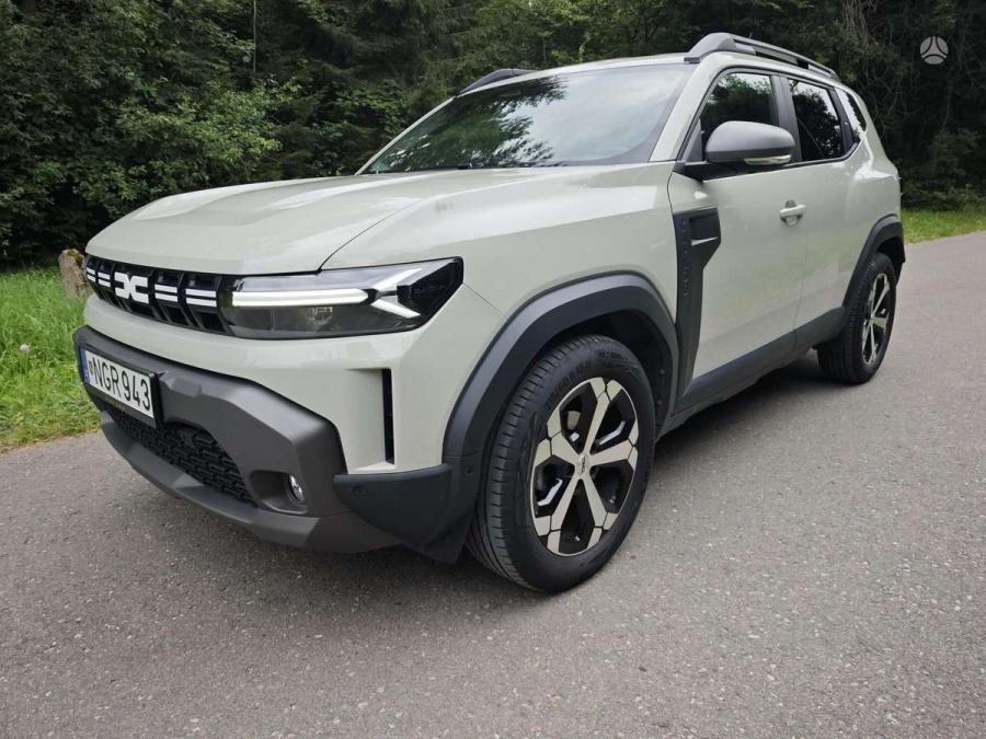 Brown Dacia Duster 2024 in Vilnius, with an engine capacity of 1.00 L and mileage of 29 thousand km for 19300 €, photo 1 on AUTOMOTO.COM.LV