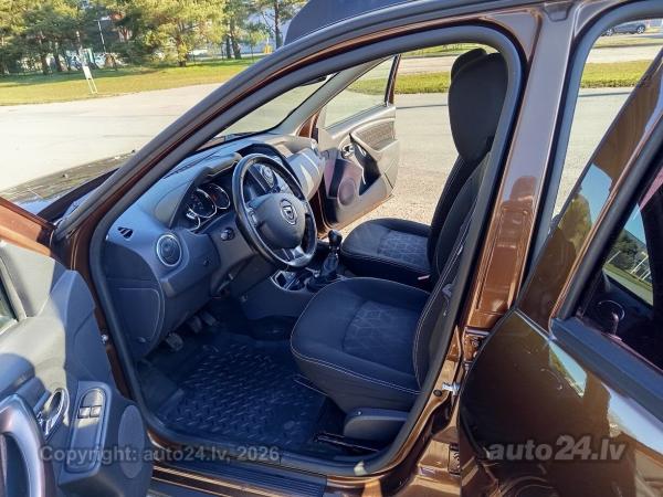 Brūns Dacia Duster 2014 Tallina, ar dzinēja tilpumu 1.50 L un nobraukumu 187 tūkst. km par 5500 €, foto 5 vietnē AUTOMOTO.COM.LV