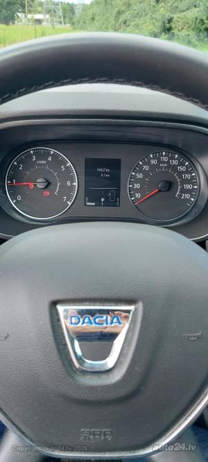 Brown Dacia Duster 2020 in Riga, with an engine capacity of 1.00 L and mileage of 75 thousand km for 10290 €, photo 8 on AUTOMOTO.COM.LV