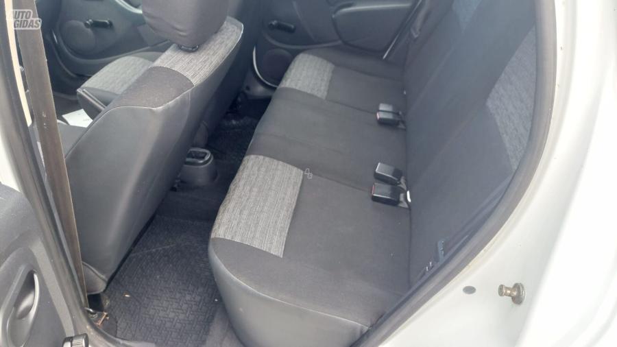 Dacia Duster 2013 in Kaunas, with an engine capacity of 1.60 L and mileage of 181 thousand km for 3300 €, photo 19 on AUTOMOTO.COM.LV