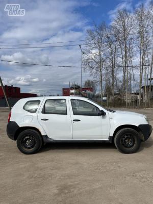 Dacia Duster 2013 in Vilnius, with an engine capacity of 1.60 L and mileage of 432 thousand km for 3500 €, photo 3 on AUTOMOTO.COM.LV