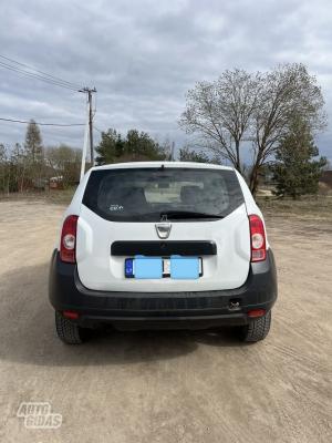 Dacia Duster 2013 in Vilnius, with an engine capacity of 1.60 L and mileage of 432 thousand km for 3500 €, photo 4 on AUTOMOTO.COM.LV