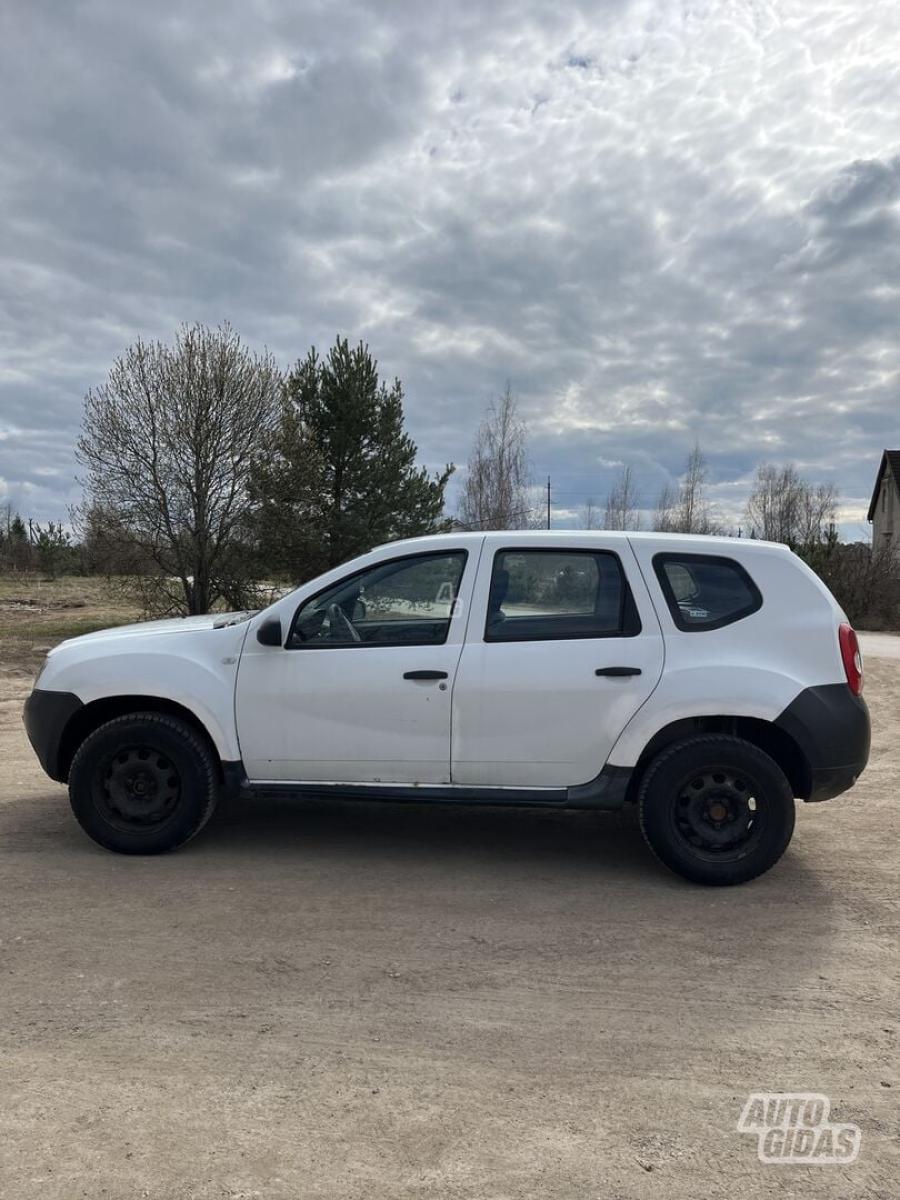 Dacia Duster 2013 in Vilnius, with an engine capacity of 1.60 L and mileage of 432 thousand km for 3500 €, photo 5 on AUTOMOTO.COM.LV