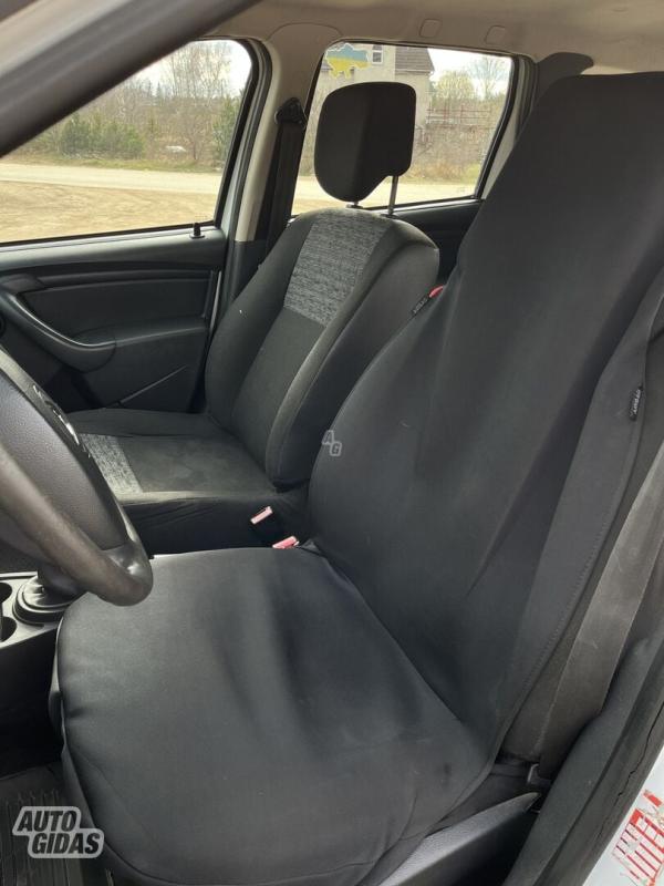 Dacia Duster 2013 in Vilnius, with an engine capacity of 1.60 L and mileage of 432 thousand km for 3500 €, photo 5 on AUTOMOTO.COM.LV