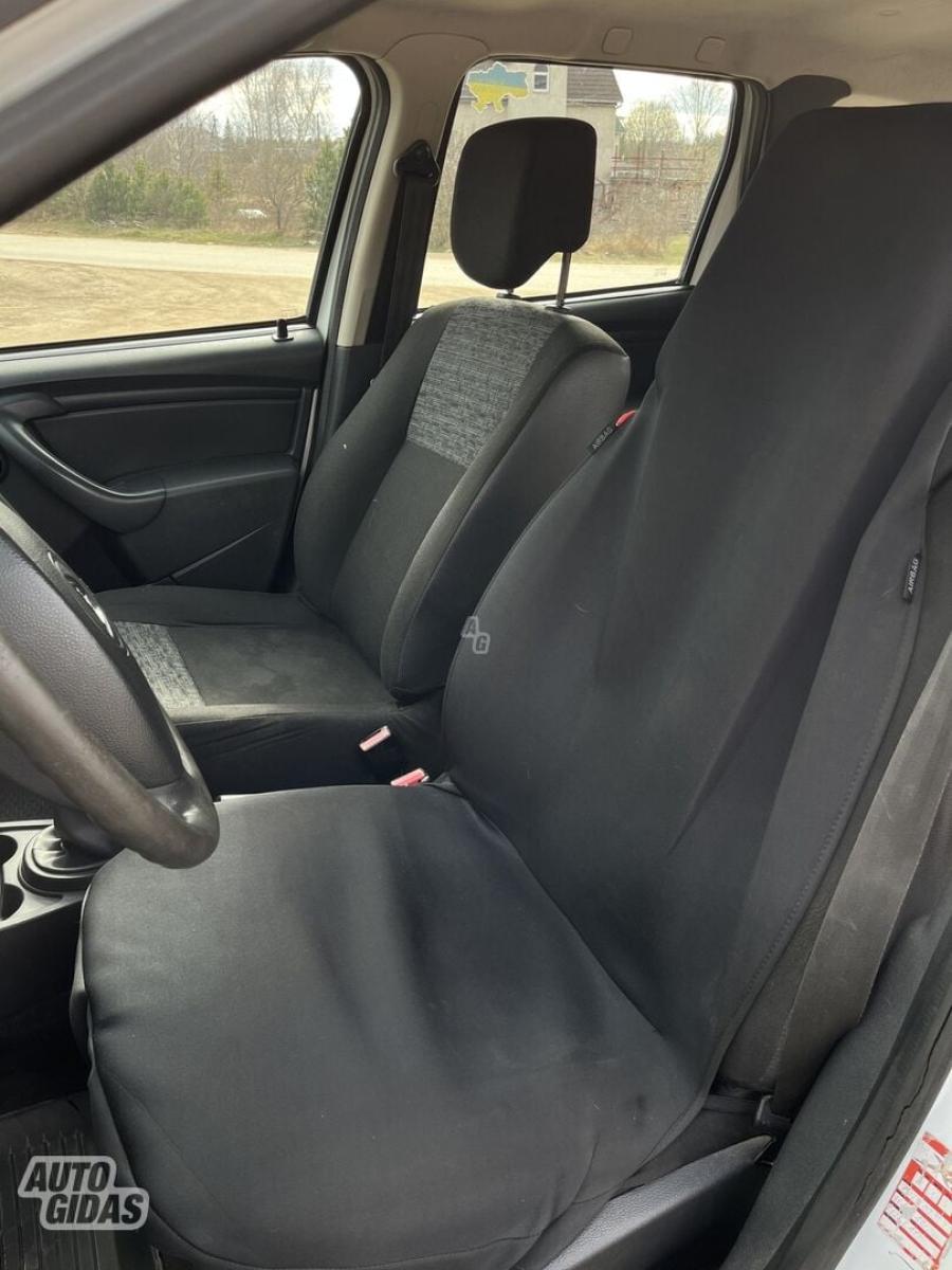 Dacia Duster 2013 in Vilnius, with an engine capacity of 1.60 L and mileage of 432 thousand km for 3500 €, photo 6 on AUTOMOTO.COM.LV