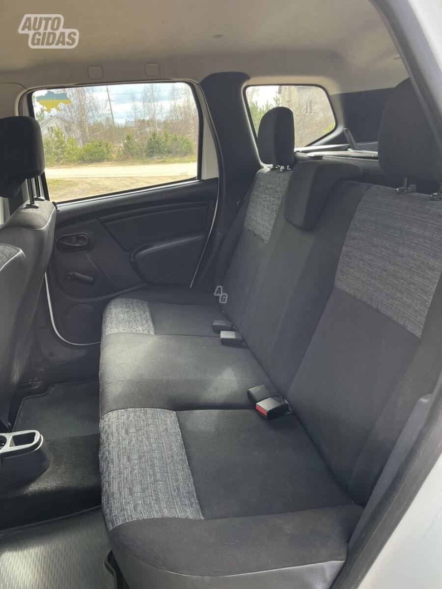 Dacia Duster 2013 in Vilnius, with an engine capacity of 1.60 L and mileage of 432 thousand km for 3500 €, photo 7 on AUTOMOTO.COM.LV