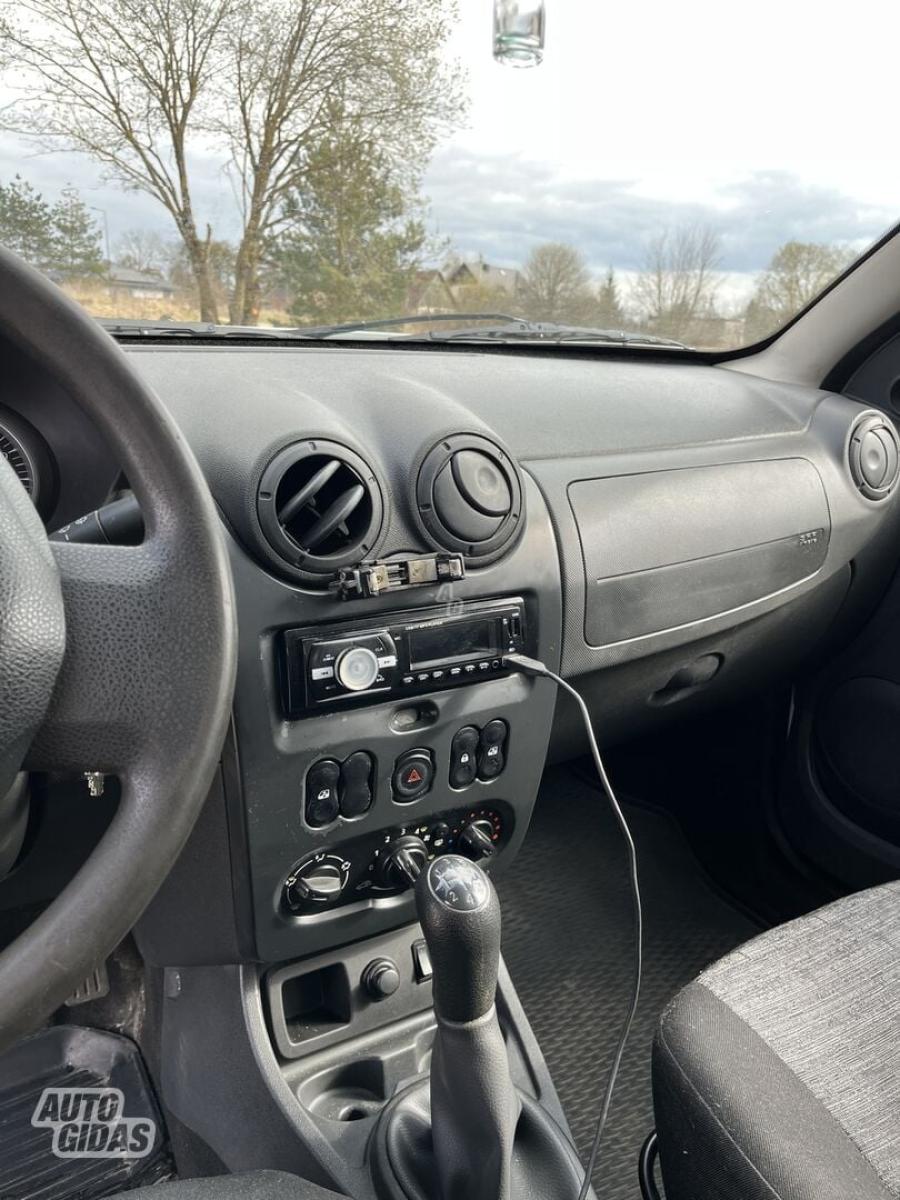 Dacia Duster 2013 in Vilnius, with an engine capacity of 1.60 L and mileage of 432 thousand km for 3500 €, photo 9 on AUTOMOTO.COM.LV