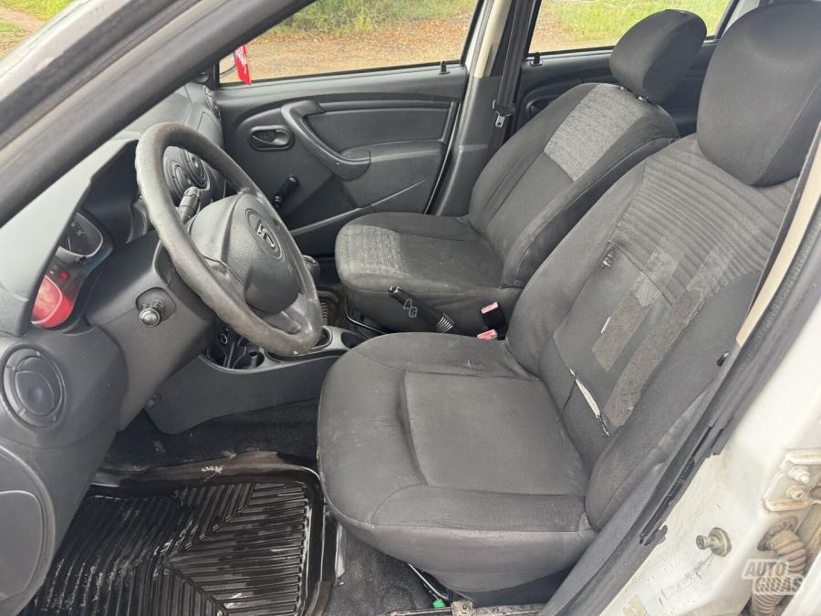 Dacia Duster 2013 Viļņa, ar dzinēja tilpumu 1.60 L un nobraukumu 218 tūkst. km par 3350 €, foto 17 vietnē AUTOMOTO.COM.LV