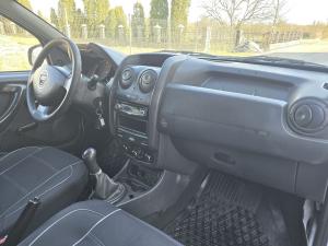 Dacia Duster 2014 in Radviliskis, with an engine capacity of 1.60 L and mileage of 306 thousand km for 2550 €, photo 17 on AUTOMOTO.COM.LV