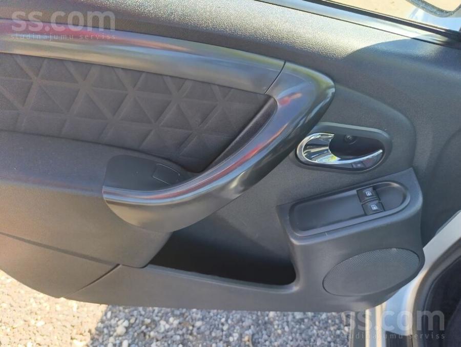 Dacia Duster 2014 Valmiera, ar dzinēja tilpumu 1.50 L un nobraukumu 237 tūkst. km par 6550 €, foto 14 vietnē AUTOMOTO.COM.LV