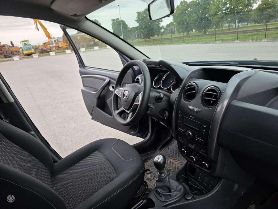 Dacia Duster 2017 in Taurage, with an engine capacity of 1.46 L and mileage of 200 thousand km for 5800 €, photo 12 on AUTOMOTO.COM.LV