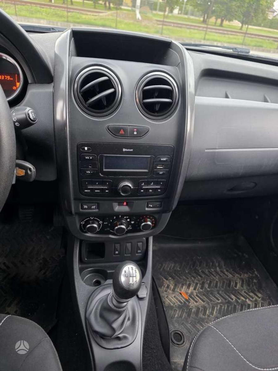 Dacia Duster 2017 in Taurage, with an engine capacity of 1.46 L and mileage of 200 thousand km for 5800 €, photo 17 on AUTOMOTO.COM.LV