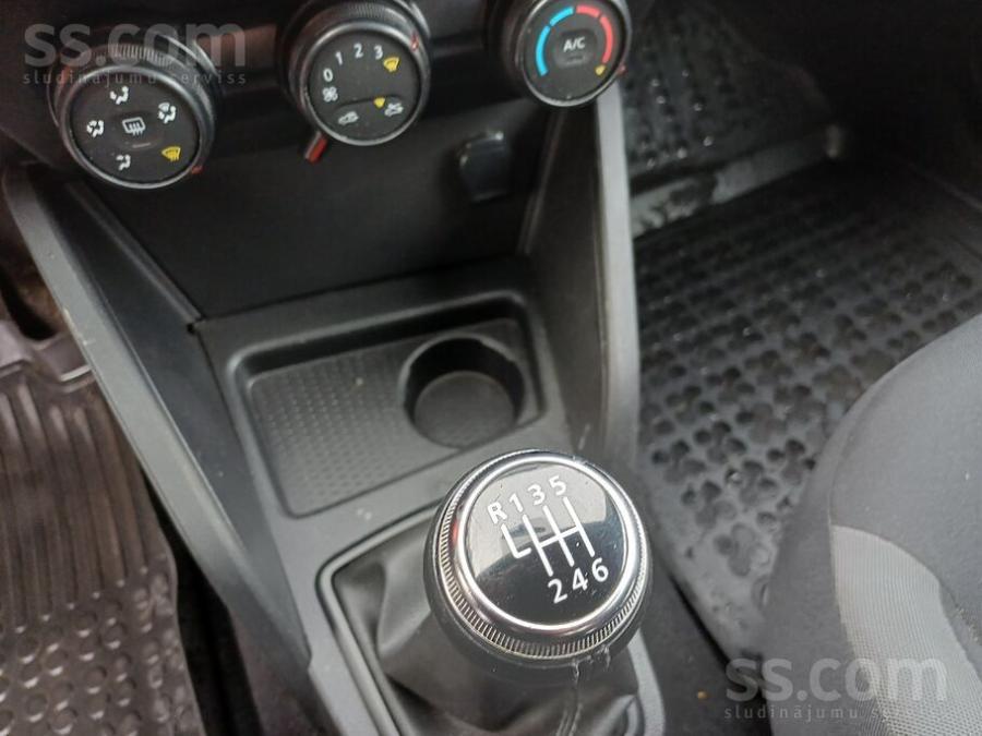 Dacia Duster 2020 in Riga, with an engine capacity of 1.50 L and mileage of 135 thousand km for 10100 €, photo 13 on AUTOMOTO.COM.LV