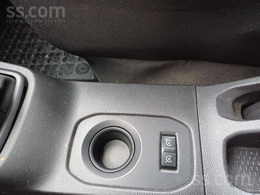 Dacia Duster 2020 in Riga, with an engine capacity of 1.50 L and mileage of 135 thousand km for 10100 €, photo 14 on AUTOMOTO.COM.LV