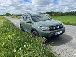 Дачия Duster 2023 в Пярну, объемом двигателя 1.50 л и пробегом 17 тыс. км за 26999 €, фото  на AUTOMOTO.COM.LV