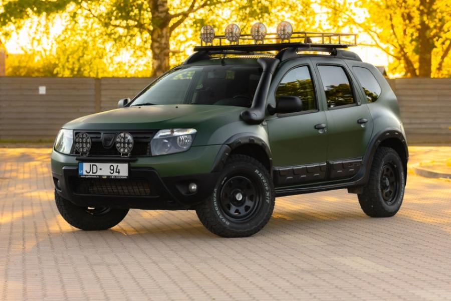 Green Dacia Duster 2011 in Riga, with an engine capacity of 2.00 L and mileage of 270 thousand km for 8999 €, photo 1 on AUTOMOTO.COM.LV