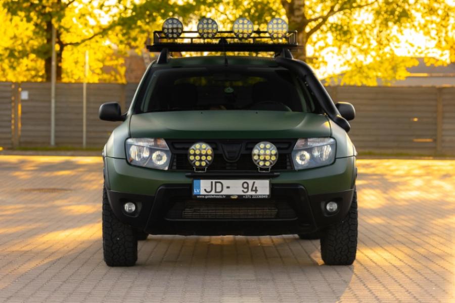 Green Dacia Duster 2011 in Riga, with an engine capacity of 2.00 L and mileage of 270 thousand km for 8999 €, photo 6 on AUTOMOTO.COM.LV