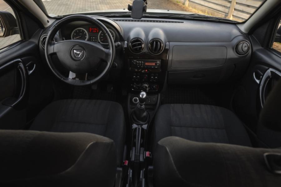 Green Dacia Duster 2011 in Riga, with an engine capacity of 2.00 L and mileage of 270 thousand km for 8999 €, photo 9 on AUTOMOTO.COM.LV