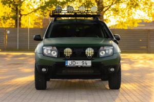 Green Dacia Duster 2011 in Jelgava, with an engine capacity of 2.00 L and mileage of 270 thousand km for 8500 €, photo 6 on AUTOMOTO.COM.LV