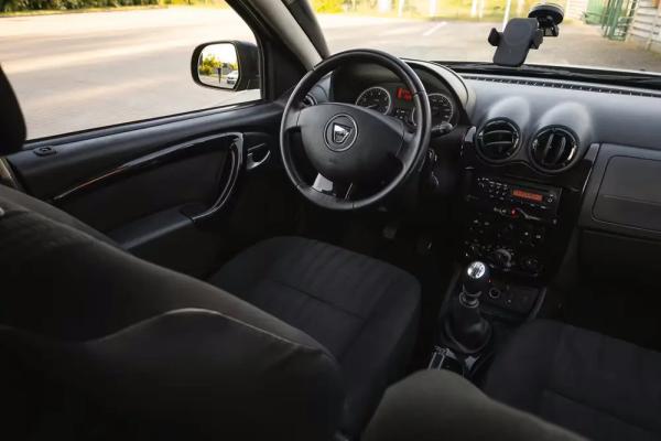 Zaļš Dacia Duster 2011 Jelgava, ar dzinēja tilpumu 2.00 L un nobraukumu 270 tūkst. km par 8500 €, foto 7 vietnē AUTOMOTO.COM.LV