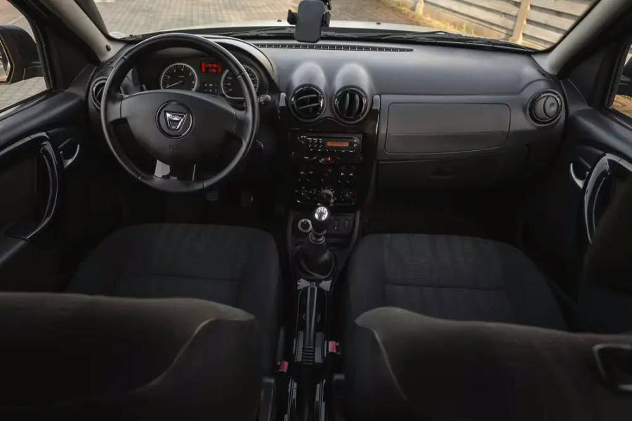 Green Dacia Duster 2011 in Jelgava, with an engine capacity of 2.00 L and mileage of 270 thousand km for 8500 €, photo 9 on AUTOMOTO.COM.LV