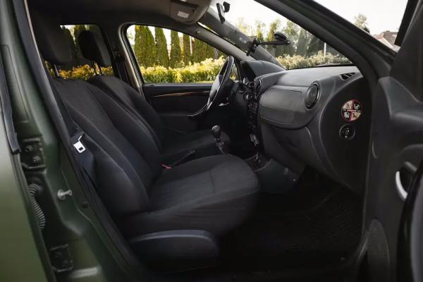 Zaļš Dacia Duster 2011 Jelgava, ar dzinēja tilpumu 2.00 L un nobraukumu 270 tūkst. km par 8500 €, foto 9 vietnē AUTOMOTO.COM.LV