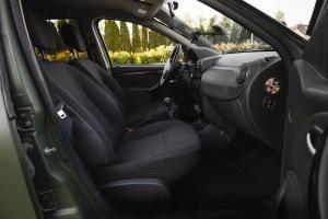Green Dacia Duster 2011 in Jelgava, with an engine capacity of 2.00 L and mileage of 270 thousand km for 8500 €, photo 10 on AUTOMOTO.COM.LV
