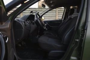 Green Dacia Duster 2011 in Jelgava, with an engine capacity of 2.00 L and mileage of 270 thousand km for 8500 €, photo 11 on AUTOMOTO.COM.LV