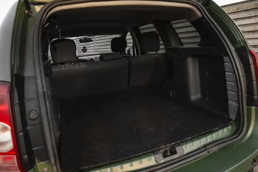 Green Dacia Duster 2011 in Jelgava, with an engine capacity of 2.00 L and mileage of 270 thousand km for 8500 €, photo 14 on AUTOMOTO.COM.LV
