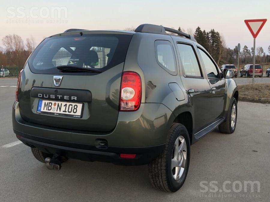 Green Dacia Duster 2013 in Cesis, with an engine capacity of 1.50 L and mileage of 0 thousand km for 5900 €, photo 3 on AUTOMOTO.COM.LV