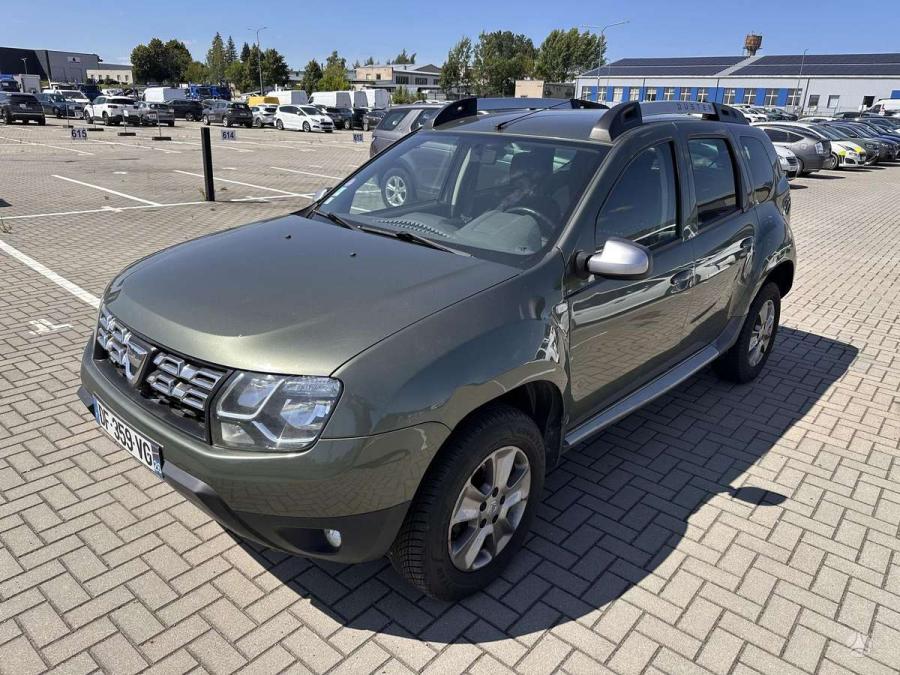Green Dacia Duster 2014 in Taurage, with an engine capacity of 1.20 L and mileage of 166 thousand km for 4400 €, photo 1 on AUTOMOTO.COM.LV