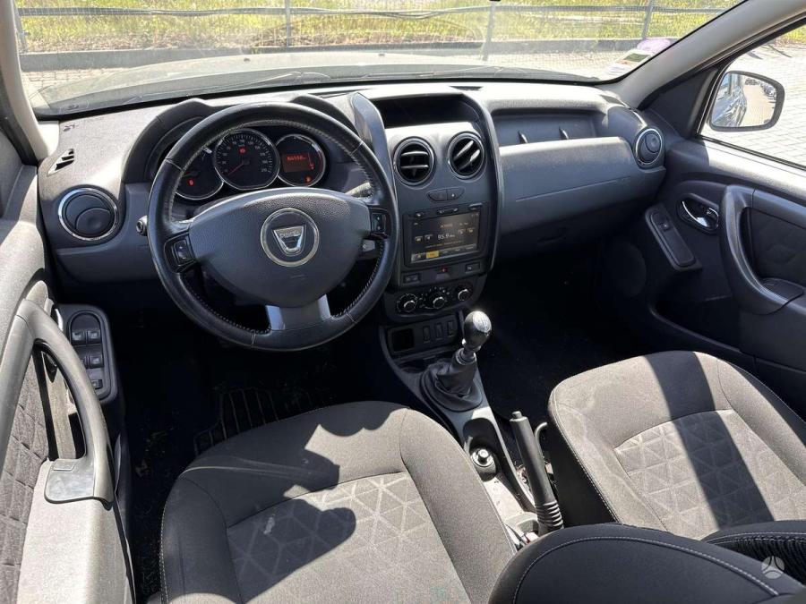 Green Dacia Duster 2014 in Taurage, with an engine capacity of 1.20 L and mileage of 166 thousand km for 4400 €, photo 7 on AUTOMOTO.COM.LV