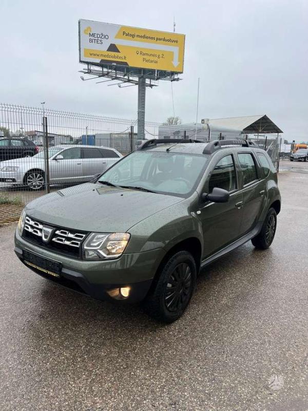 Green Dacia Duster 2014 in Marijampole, with an engine capacity of 1.60 L and mileage of 198 thousand km for 4650 €, photo 6 on AUTOMOTO.COM.LV