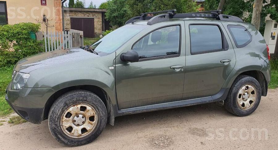 Green Dacia Duster 2016 in Jelgava, with an engine capacity of 1.50 L and mileage of 209 thousand km for 4900 €, photo 1 on AUTOMOTO.COM.LV