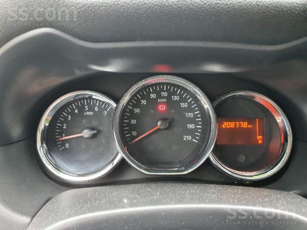 Zaļš Dacia Duster 2016 Jelgava, ar dzinēja tilpumu 1.50 L un nobraukumu 209 tūkst. km par 4900 €, foto 5 vietnē AUTOMOTO.COM.LV