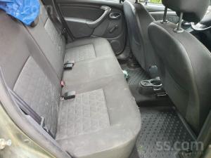 Green Dacia Duster 2016 in Jelgava, with an engine capacity of 1.50 L and mileage of 209 thousand km for 4900 €, photo 10 on AUTOMOTO.COM.LV