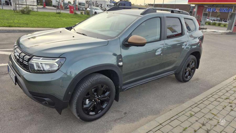 Зеленый Дачия Duster 2023 в Вильнюс, объемом двигателя 1.00 л и пробегом 135 тыс. км за 13500 €, фото 1 на AUTOMOTO.COM.LV