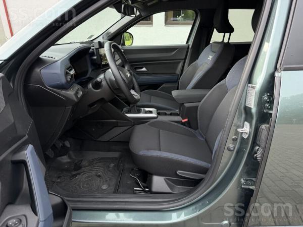 Green Dacia Duster 2024 in Ogre, with an engine capacity of 1.20 L and mileage of 62 thousand km for 21900 €, photo 7 on AUTOMOTO.COM.LV