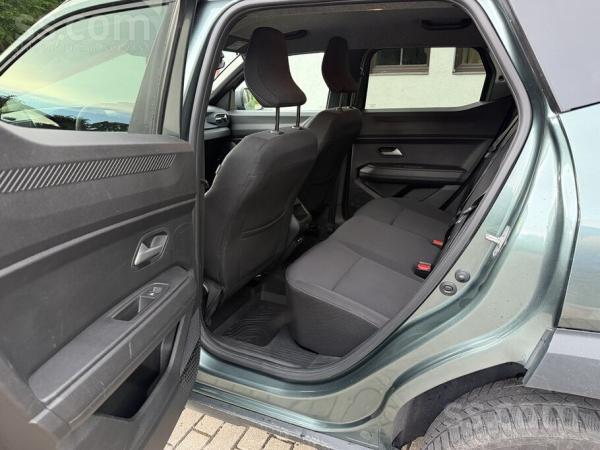 Green Dacia Duster 2024 in Ogre, with an engine capacity of 1.20 L and mileage of 62 thousand km for 21900 €, photo 8 on AUTOMOTO.COM.LV
