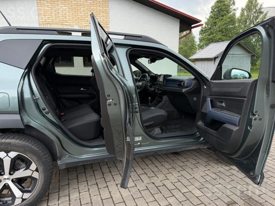 Green Dacia Duster 2024 in Ogre, with an engine capacity of 1.20 L and mileage of 62 thousand km for 19900 €, photo 13 on AUTOMOTO.COM.LV